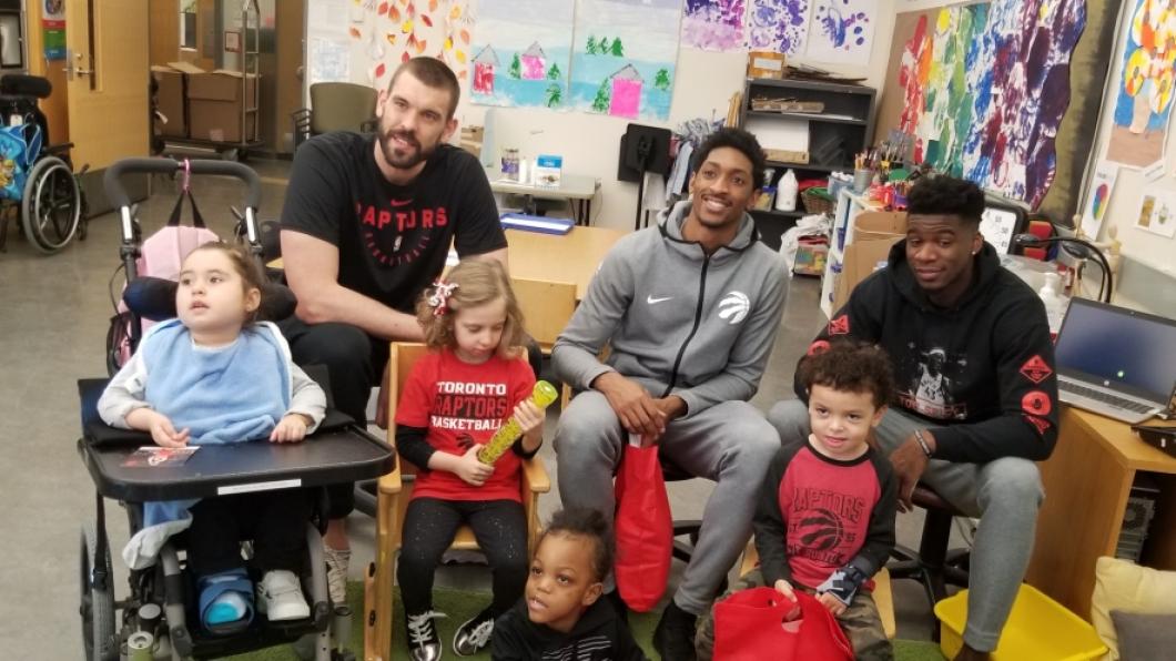 Kids at rehab hospital meet Toronto NBA heroes | Holland Bloorview
